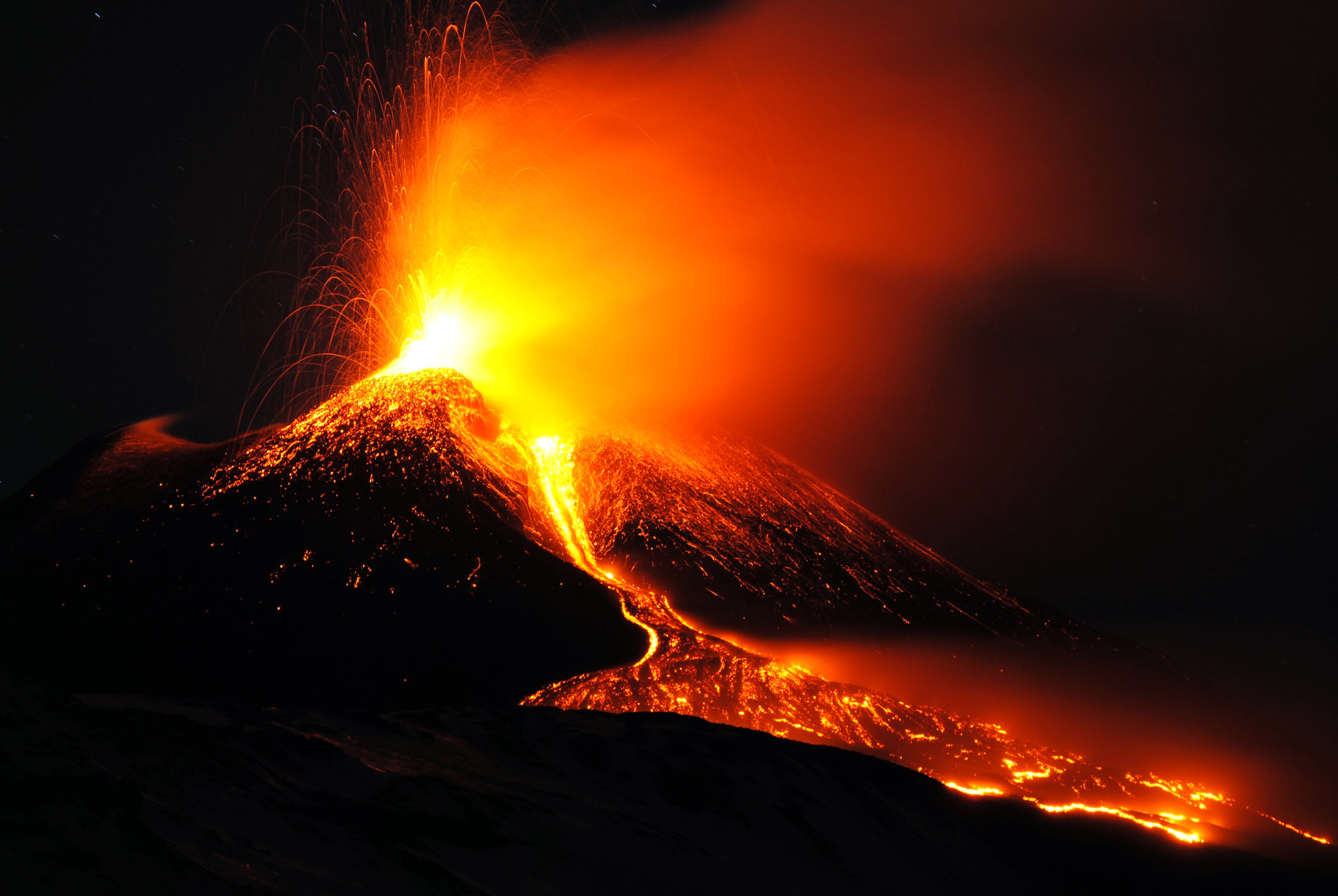 Ash cloud from Mount Etna's latest eruption forces closures Catania ... Ash cloud from Mount Etna's latest eruption forces closures Catania ...